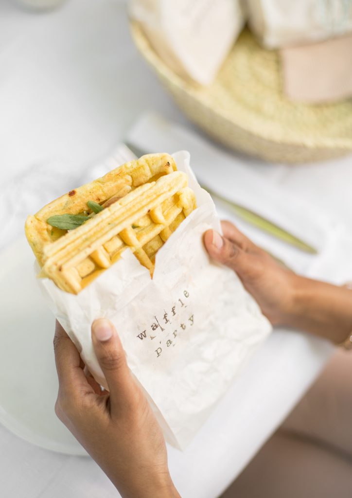 Waffle Party mit Waffle Sandwiches & Cheesecake im Glas